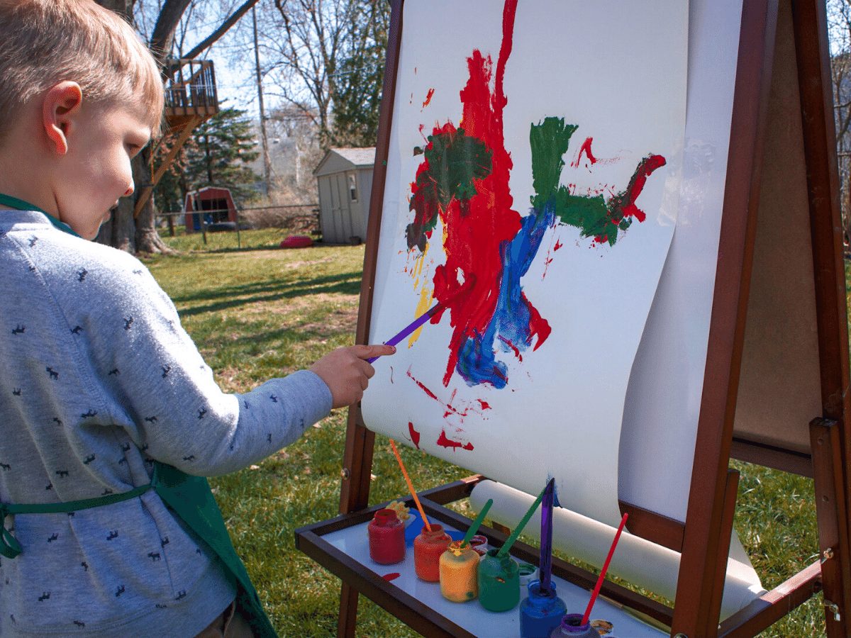 7 Creative Arts Play Ideas for your Backyard - Our Days Outside