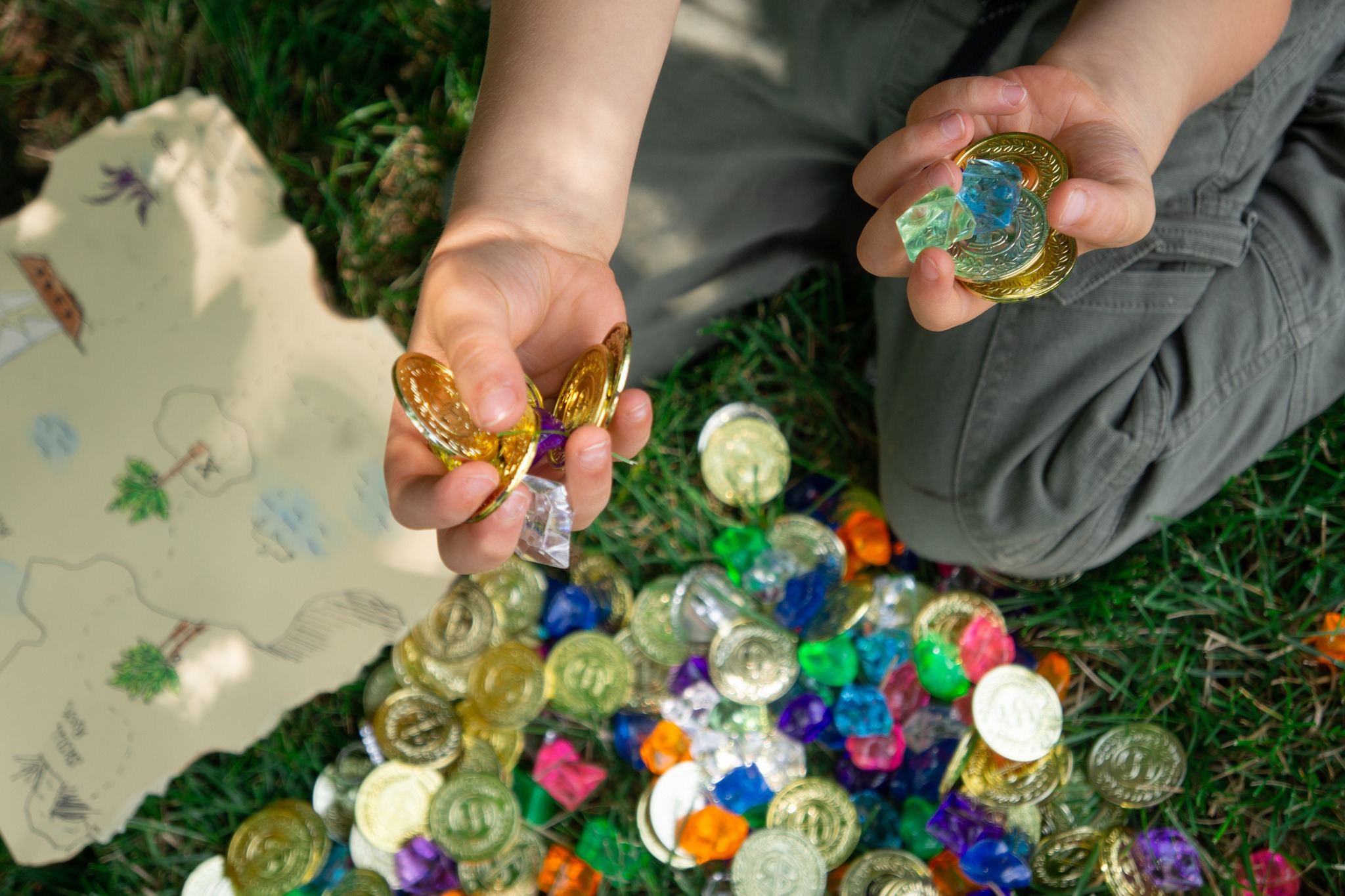 7 Ideas for an Exciting Treasure Hunt - Our Days Outside