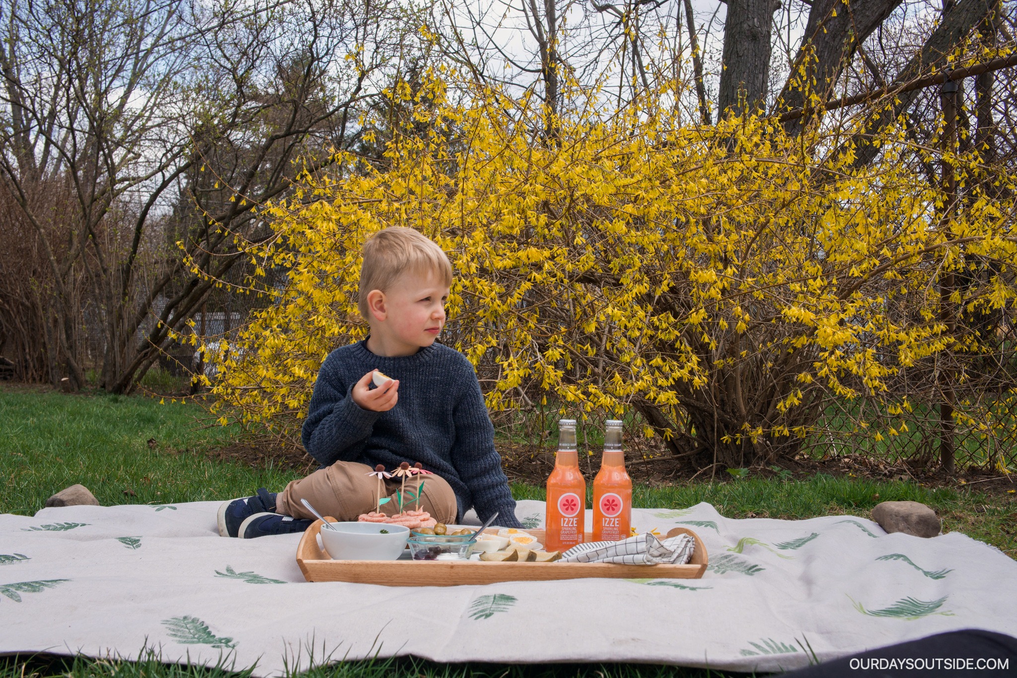 50 Easy Outdoor Activities For Kids To Do At Home - Our Days Outside