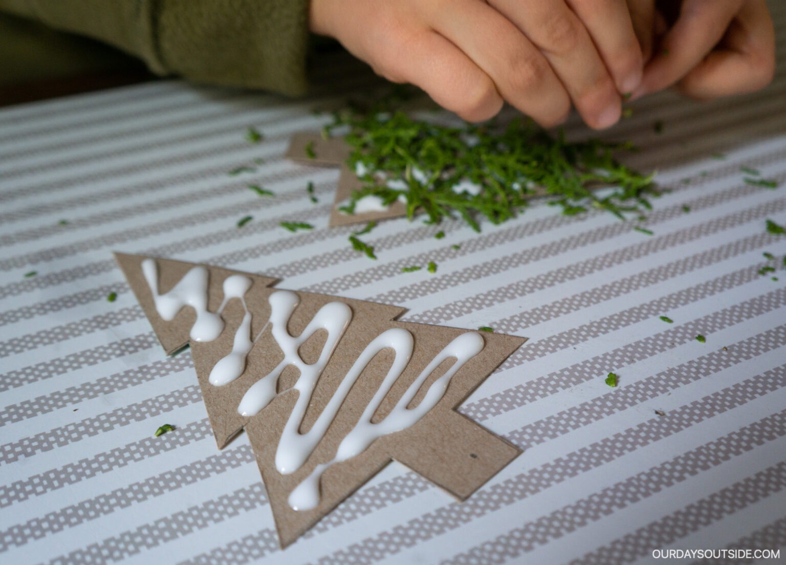 10 Easy DIY Christmas Crafts Using Nature - Our Days Outside